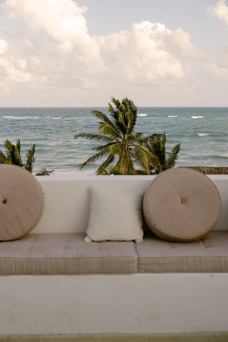 A Warm Welcome from Simi – The Gallery Collection