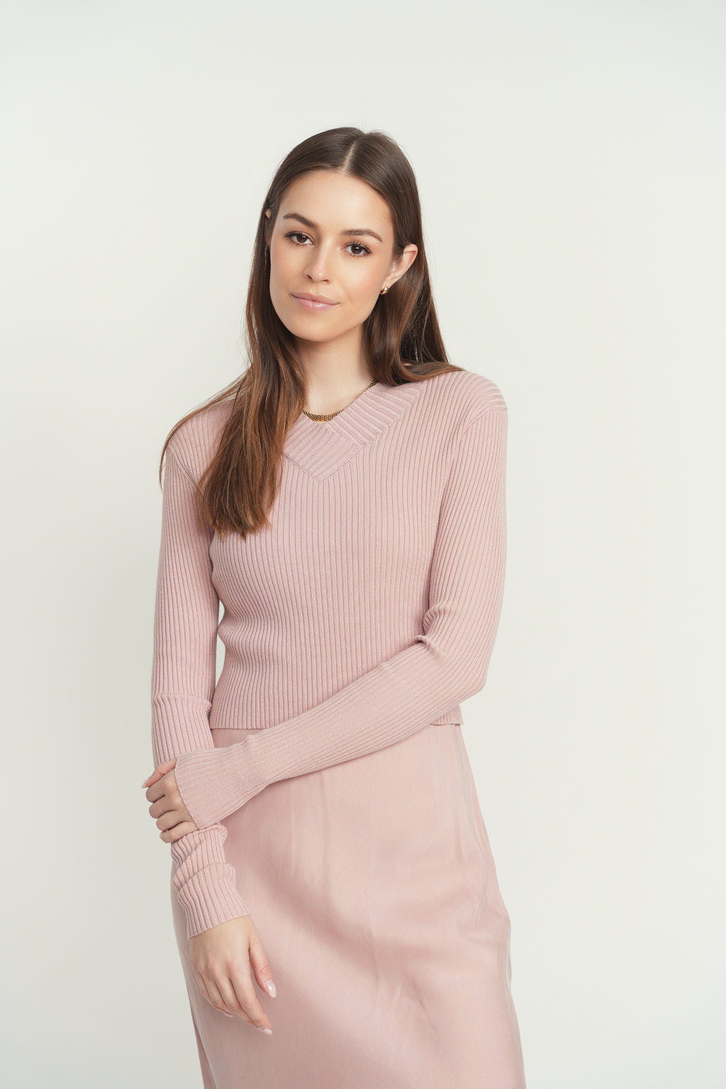 Point V-Neck Cropped Sweater – The Gallery Collection